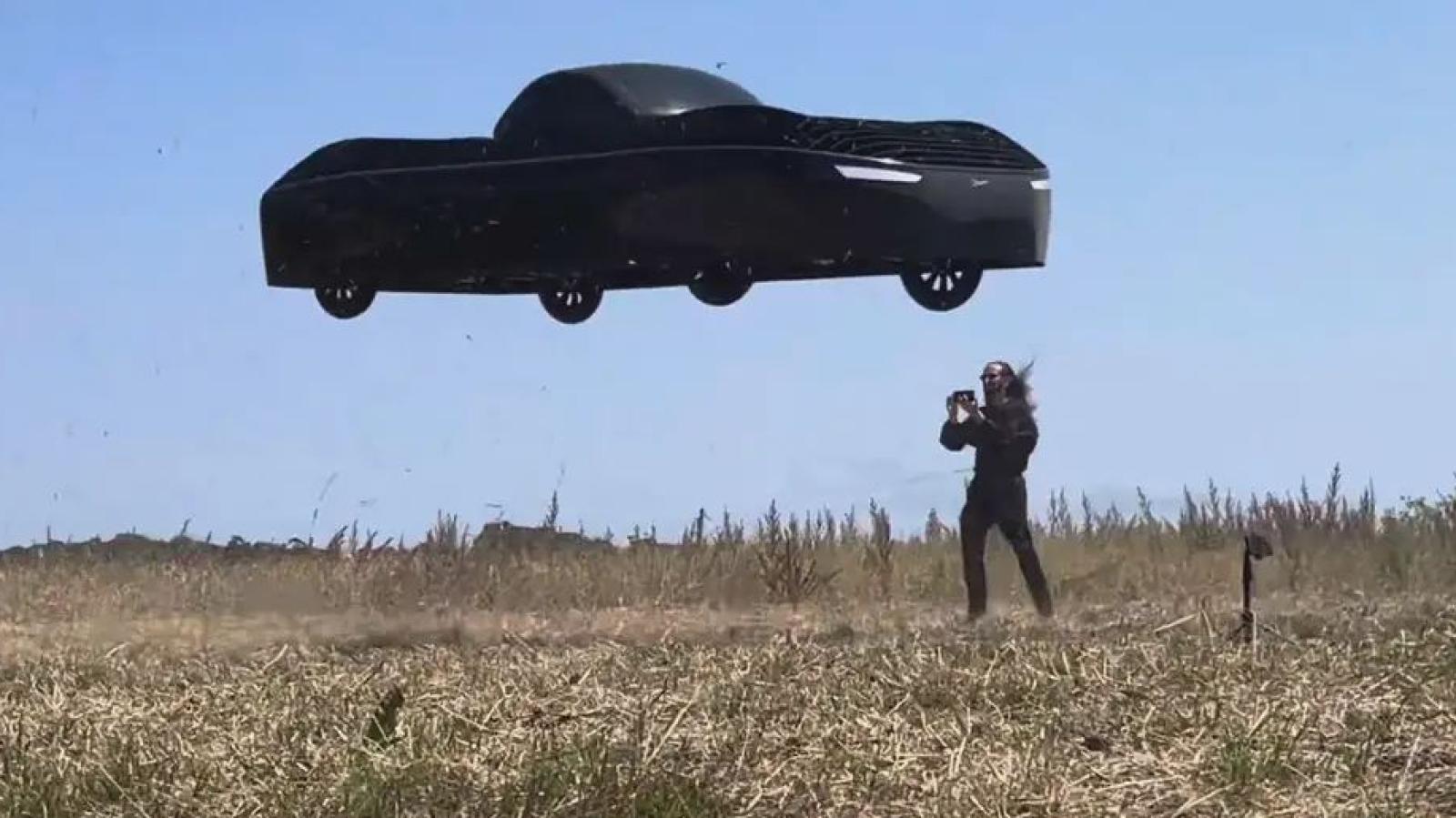 Empresa estadounidense presenta primer modelo de auto volador